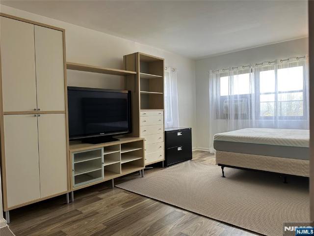 3071 Edwin Avenue # 5H