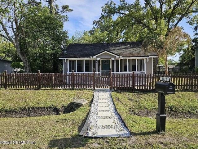 3072 Bessent Rd, Jacksonville, FL 32218