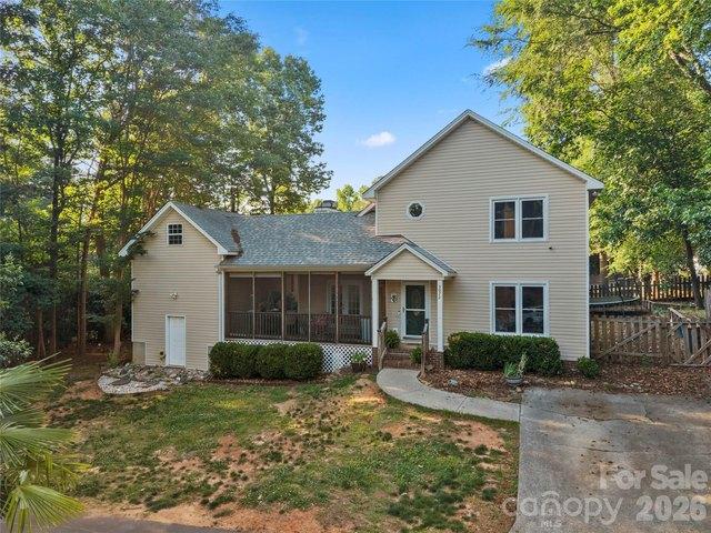 3072 Point Clear Dr, Tega Cay, SC 29708