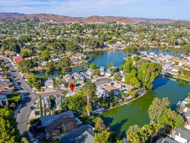 30730 Davey Jones Dr, Agoura Hills, CA 91301