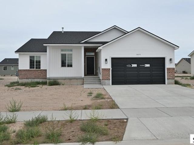 3073 Elixir Rd, Ammon, ID 83406