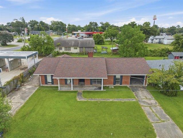 307 3rd St, Dequincy, LA 70633