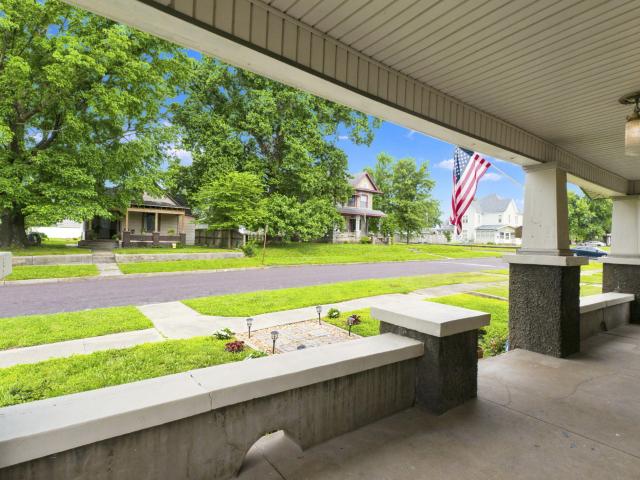 307 3rd Street