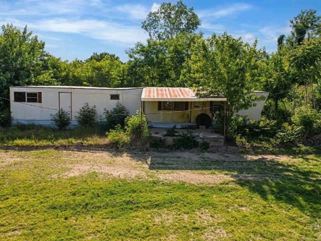 307 4th St, Indianola, OK 74442