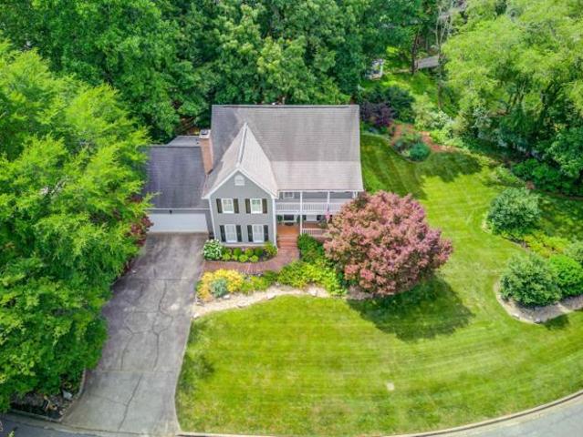 307 Coopers Pond Dr, Lawrenceville, GA 30044