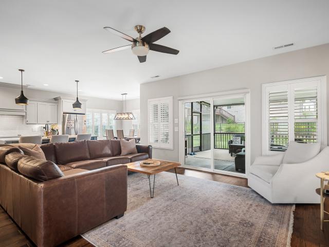 307 Chimney Rdg