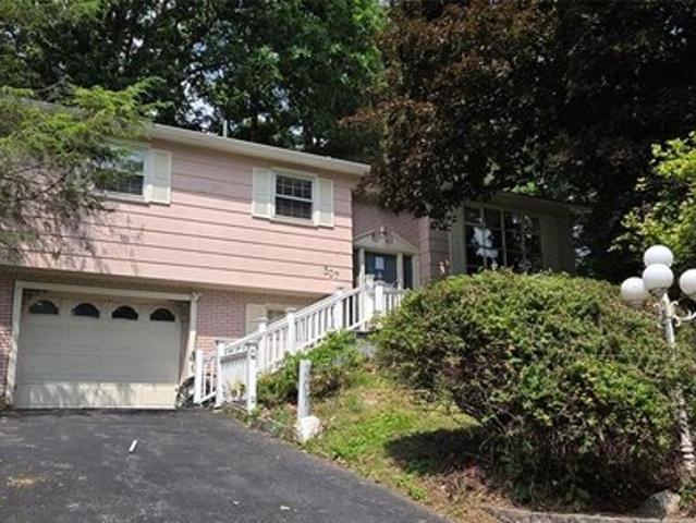 307 Cyprus Ln, Endicott, NY 13760