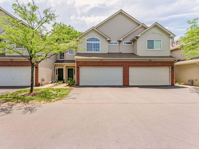 307 Abington Woods Dr, Aurora, IL 60502