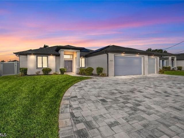 307 Gleason Pkwy, Cape Coral, FL 33914
