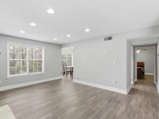 307 Glenleaf Dr