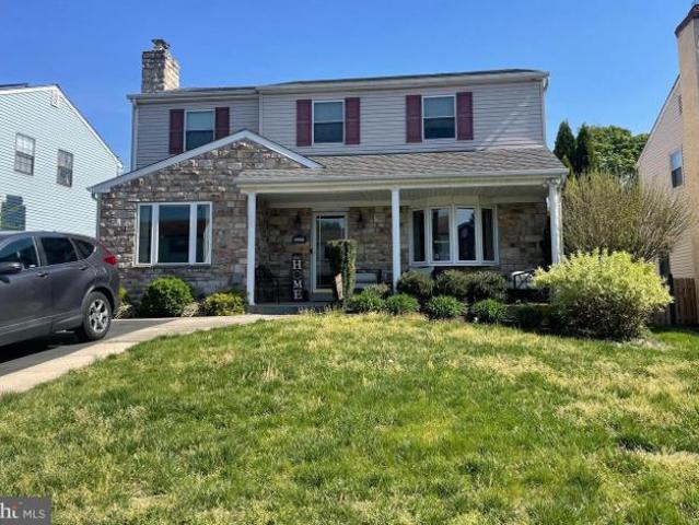 307 Greenbriar Ln, Havertown, PA 19083