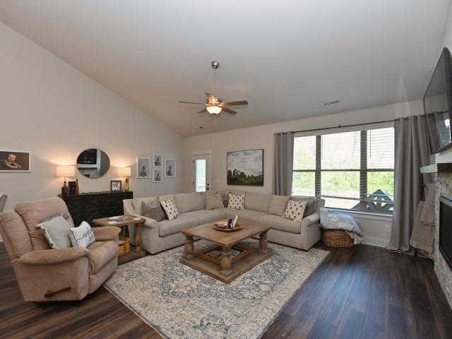 307 Griffin Ln