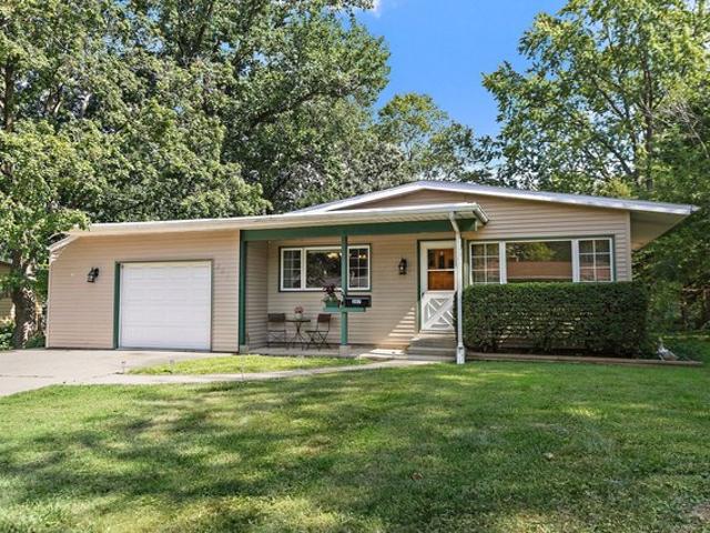 307 Delcy Dr, Dekalb, IL 60115