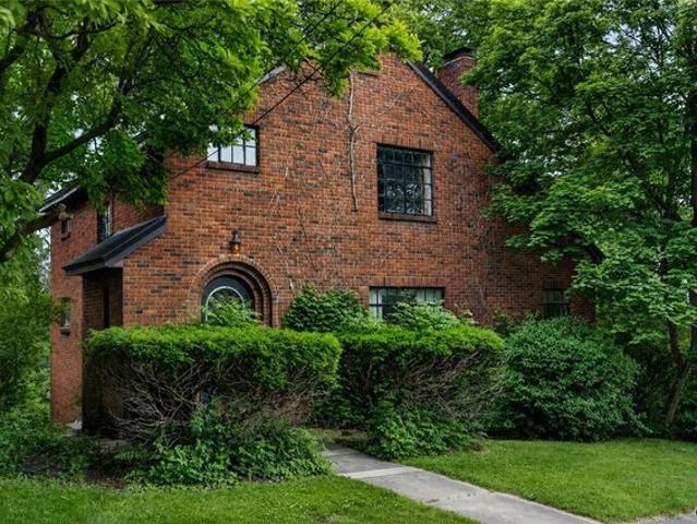 307 Demong Dr, Syracuse, NY 13214