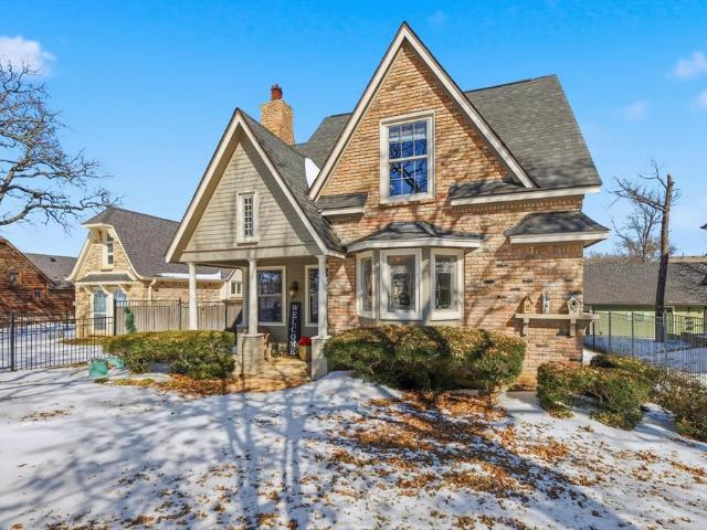 307 Denton Street E