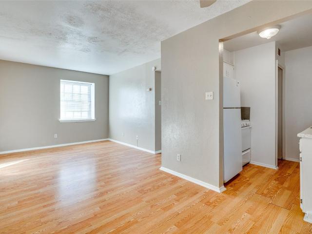 307 E 31 St # 107