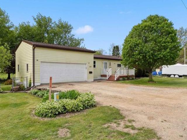 307 E Chicago St, Albion, IA 50005