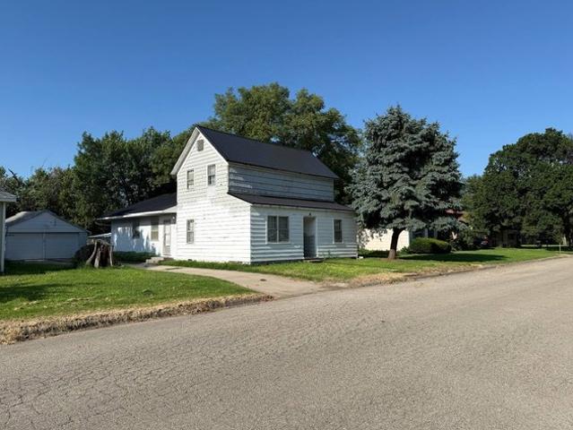 307 E Elm St, Glasco, KS 67445