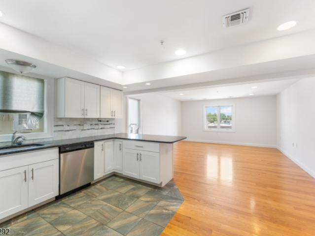 307 E Elizabeth Ave # 5