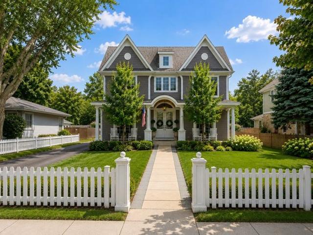 307 E Hillside Ave, Barrington, IL 60010