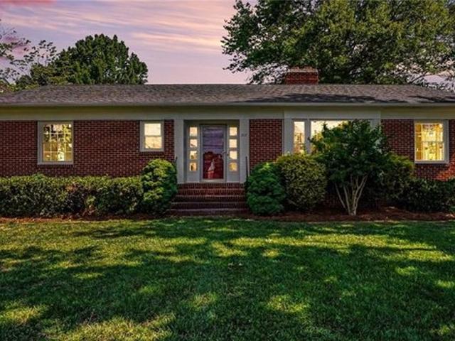 307 E Main St, Stoneville, NC 27048