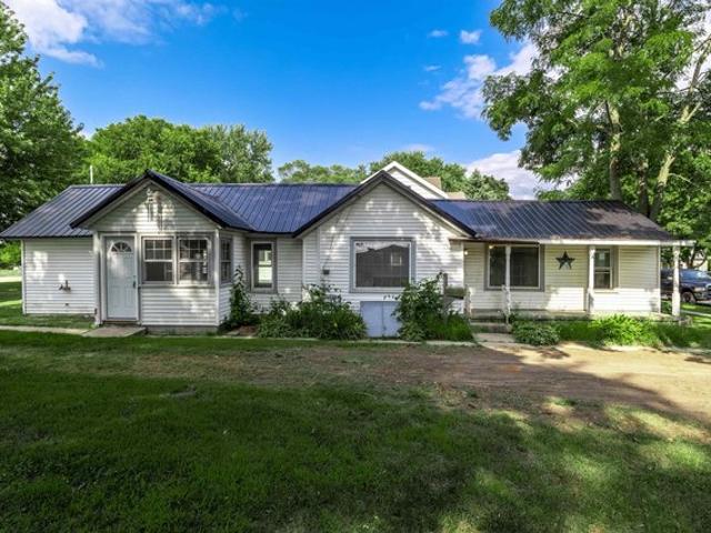 307 E Marion St, Portage, WI 53901