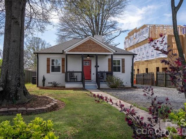307 E Peterson Dr, Charlotte, NC 28217