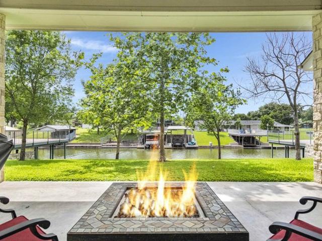 307 E Pheasant Dr, Highland Haven, TX 78654