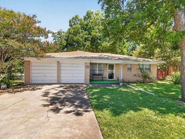 307 Estates Dr, Woodway, TX 76712