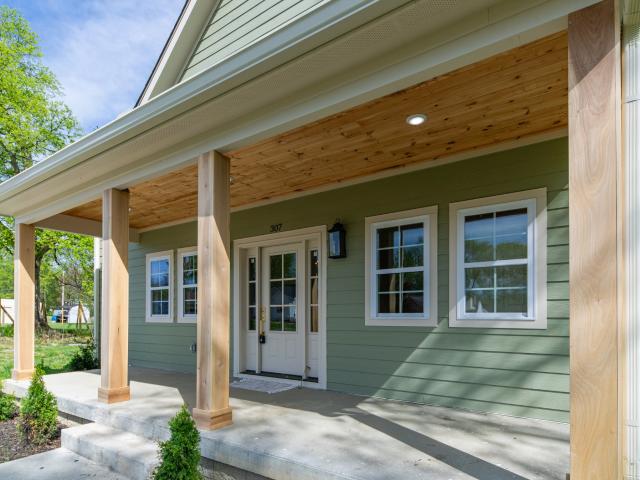307 Front View St