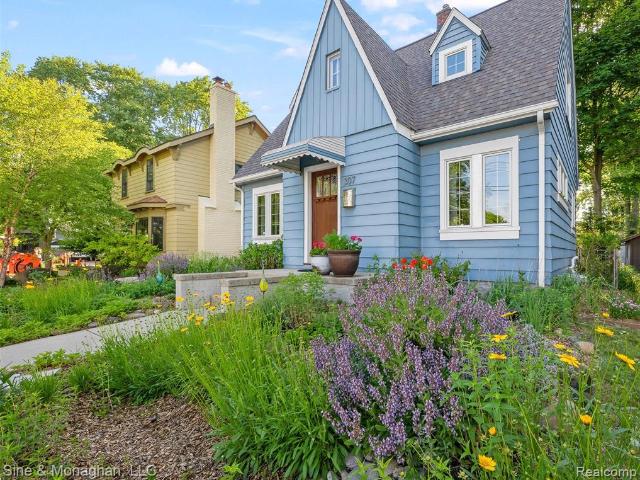 307 Kayser Avenue