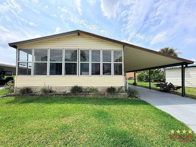 307 Holly Berry Ln, Holly Hill, FL 32117
