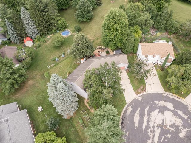 307 Henry Ct