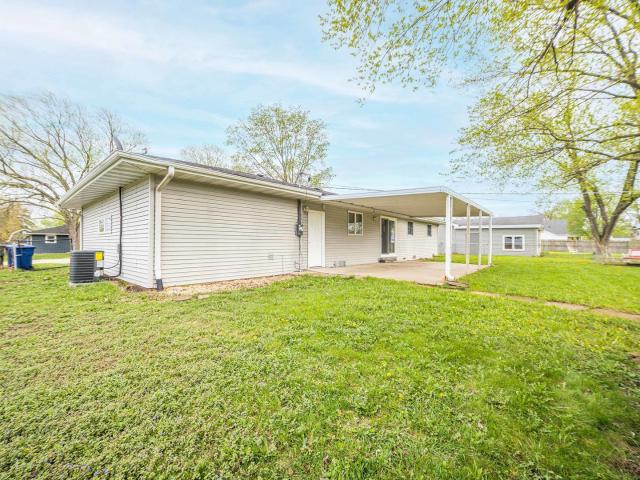 307 Illini Dr, Minooka, IL 60447 | MLS #12617 | Compass