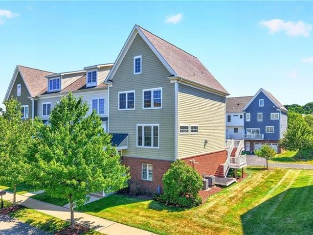 307 Osona Ln, Mars, PA 16046