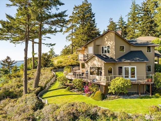 307 Lake Hancock Dr, Coupeville, WA 98239