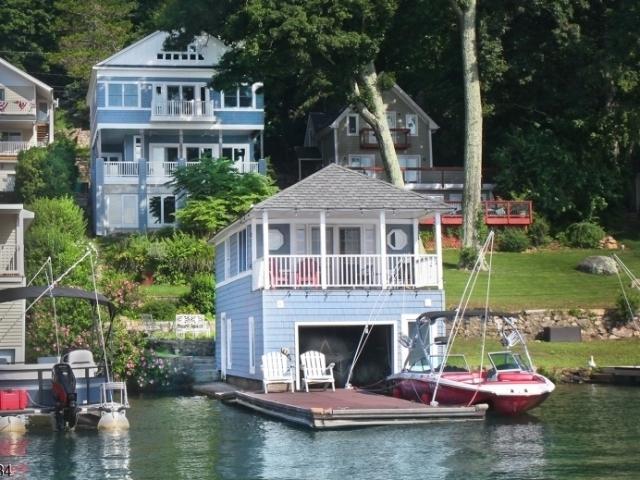 307 Lakeside Blvd