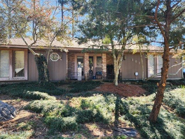 307 Lakeside Dr, Brandon, MS 39047