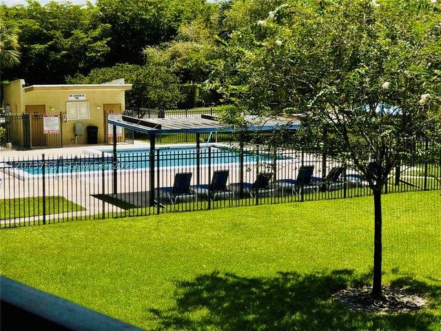 307 Lakeview Dr Apt 202, Weston, FL 33326