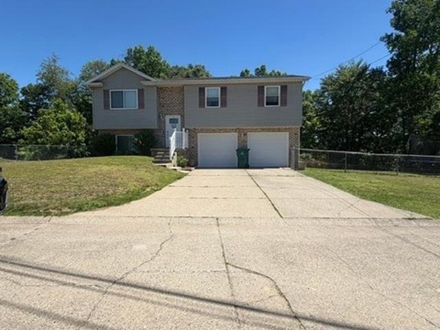 307 Linden Ln, Hurricane, WV 25510