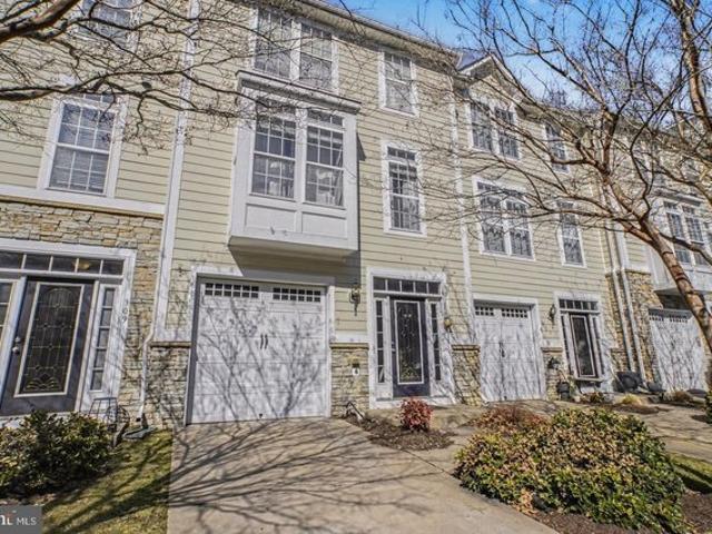 307 Monroe Point Dr, Colonial Beach, VA 22443