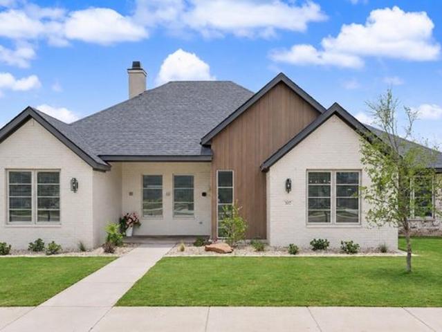 307 N 9th St, Wolfforth, TX 79382