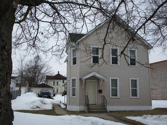307 N 15th St, Escanaba, MI 49829
