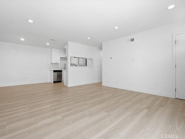 307 N Tustin D