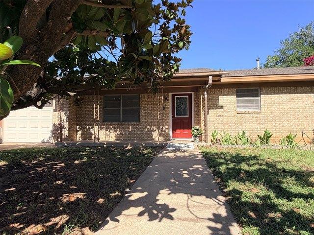 307 N Victor St, Comanche, TX 76442