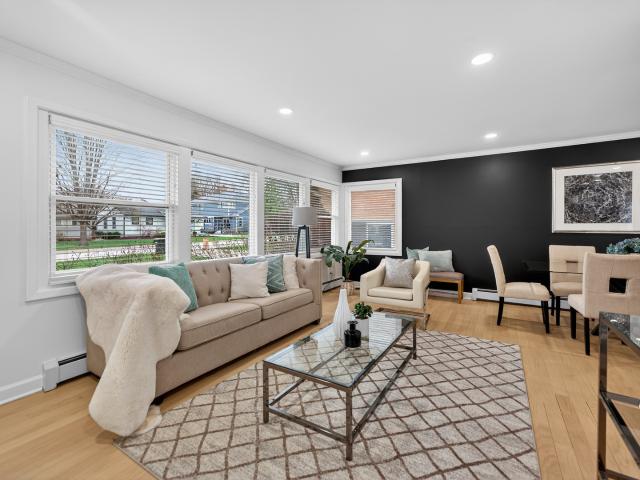 307 N Derbyshire Ave, Arlington Heights, IL 60004 | Compass