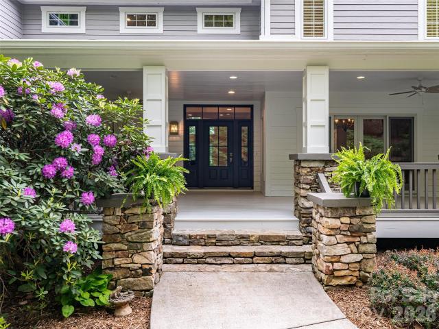 307 S Braeside Court
