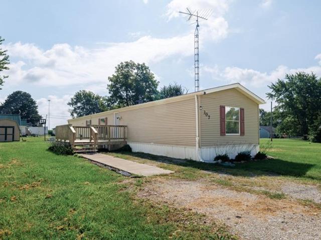 307 S Chestnut St, Earl Park, IN 47942