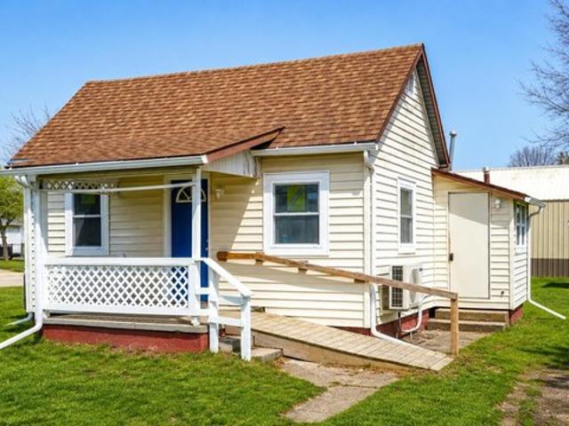 307 S East St, Knox, IN 46534