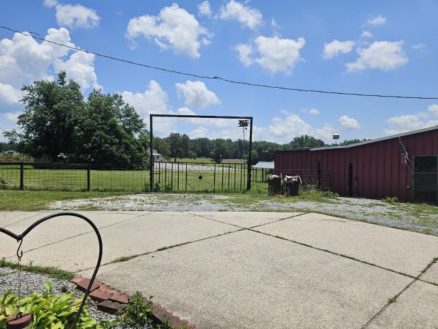 307 S Leath Rd